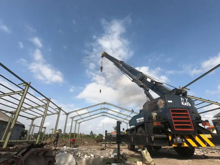 Kontraktor konstruksi baja di Bali